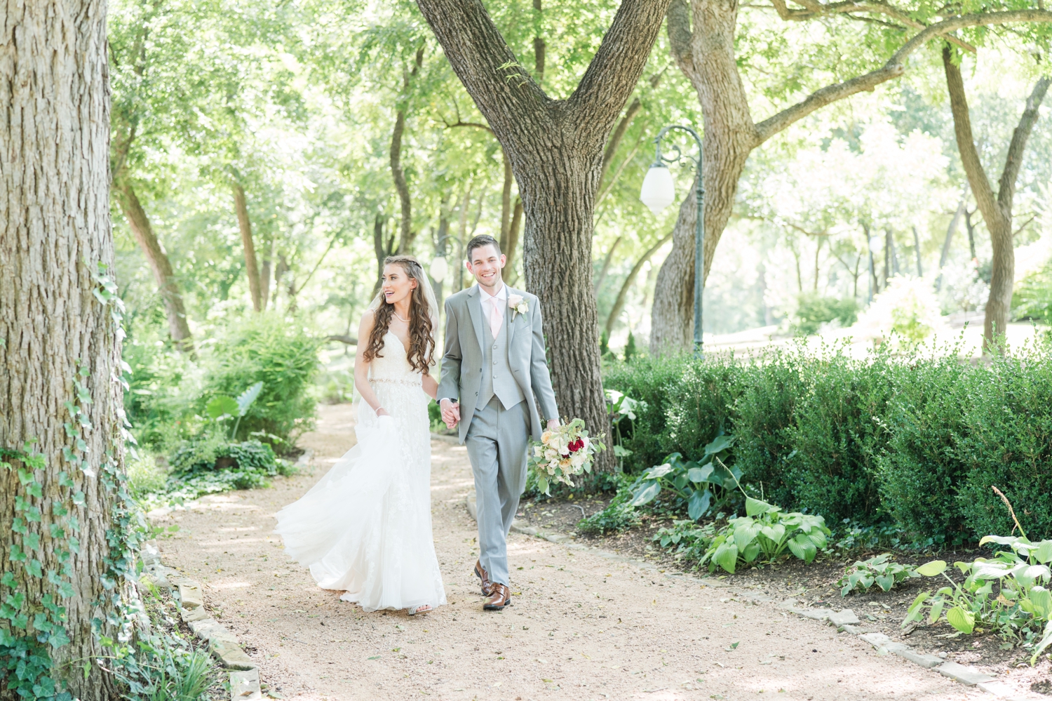 LEAH + CONNOR | A Hidden Waters Waxahachie Wedding » Cindy Medick ...